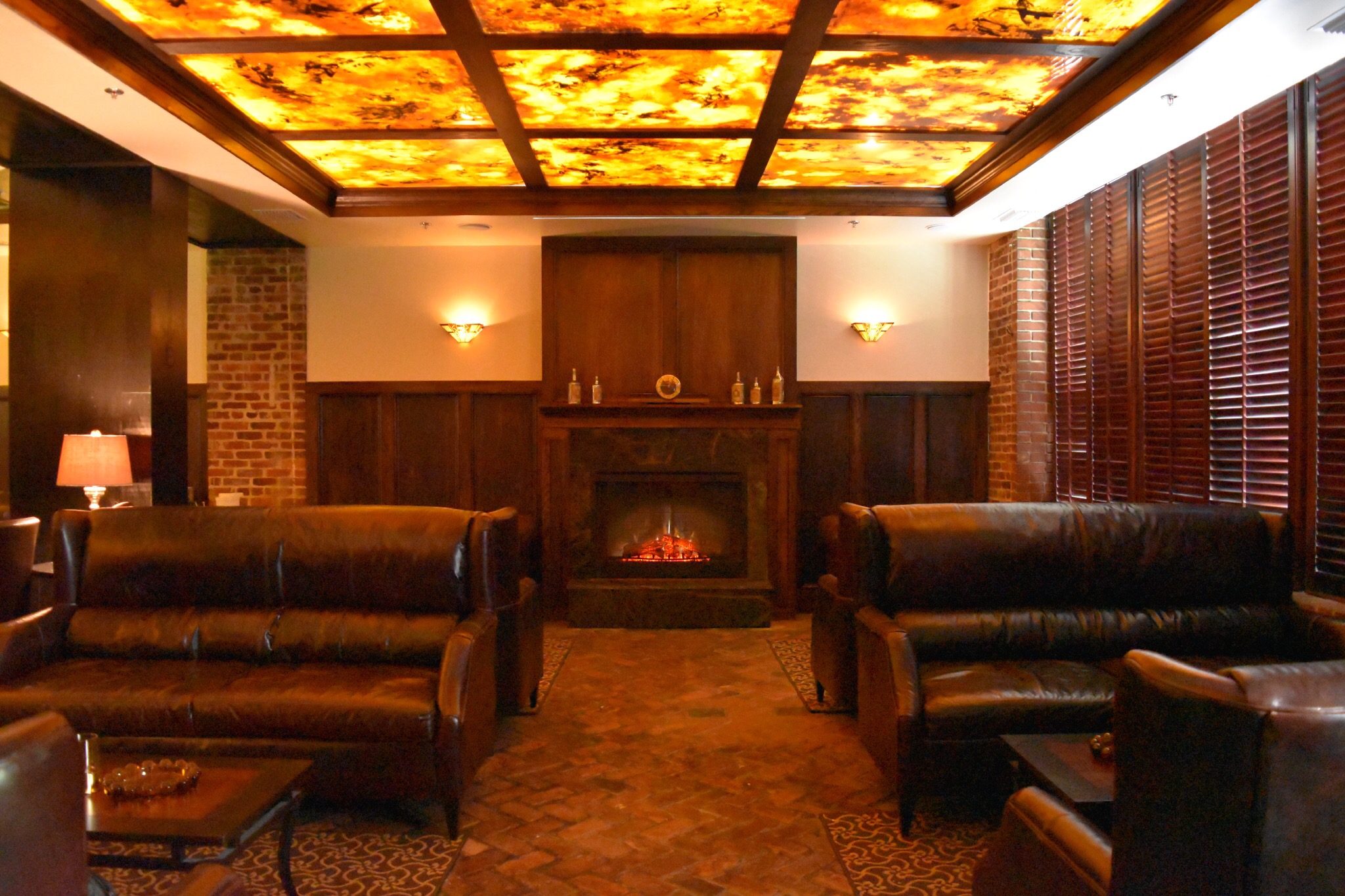 Red Phone Booth: Downtown Atlanta’s Newest Speakeasy Experience – Shana ...